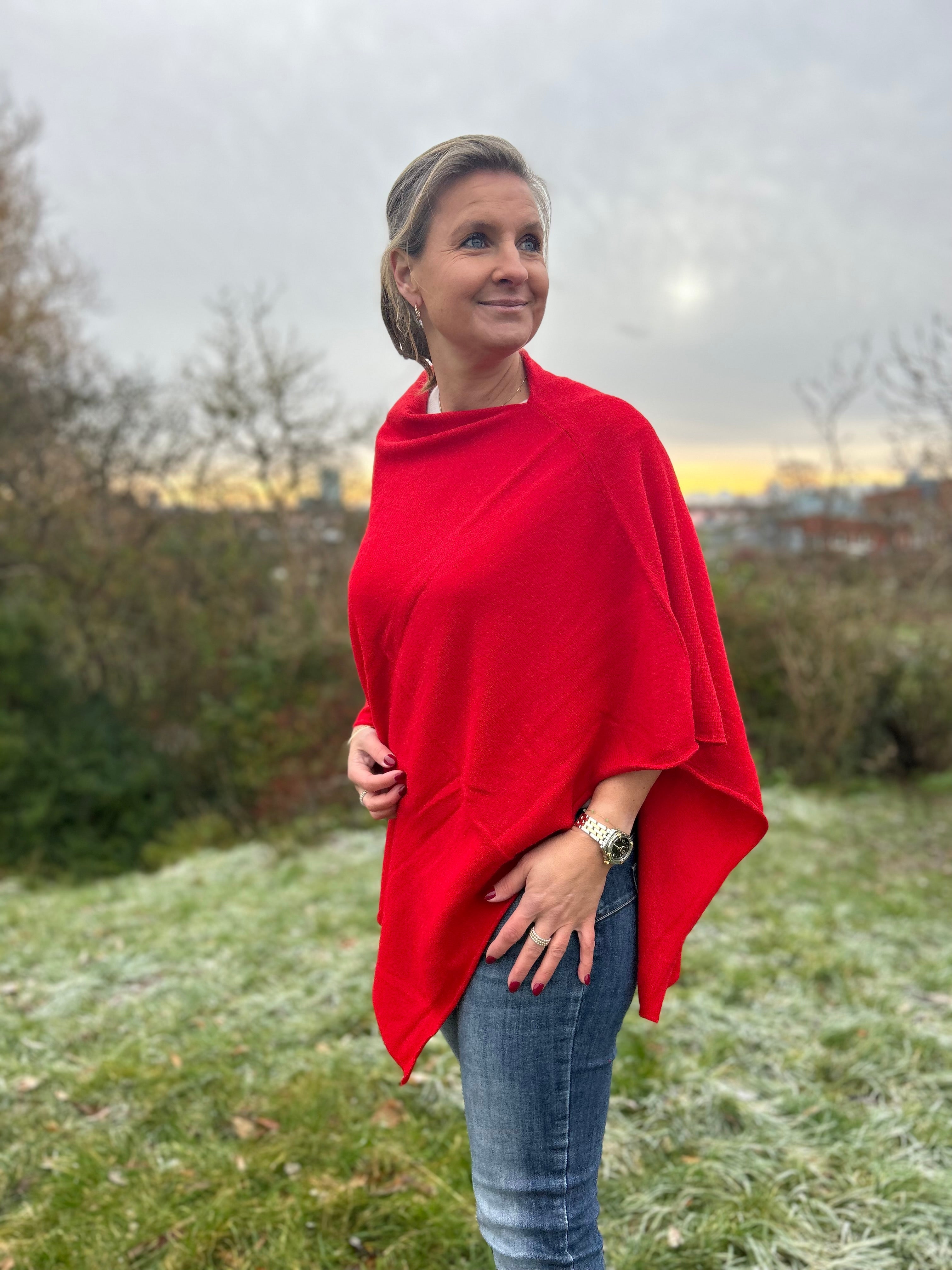 Röd Cashmere Poncho – Mi&Cashmere